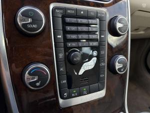 White Volvo XC70 2015 in Ukmerge, with an engine capacity of 1.97 L and mileage of 280 thousand km for 5600 €, photo 13 on AUTOMOTO.COM.LV