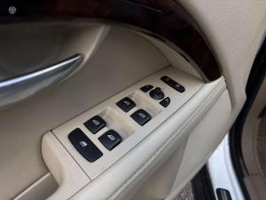 White Volvo XC70 2015 in Ukmerge, with an engine capacity of 1.97 L and mileage of 280 thousand km for 5600 €, photo 16 on AUTOMOTO.COM.LV