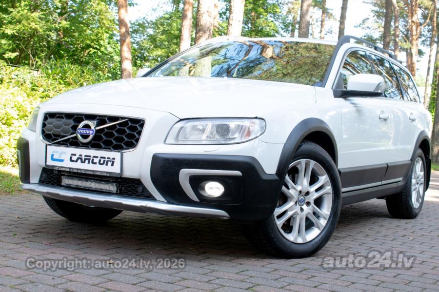 White Volvo XC70 2015 in Tallinn, with an engine capacity of 2.40 L and mileage of 261 thousand km for 17890 €, photo 1 on AUTOMOTO.COM.LV