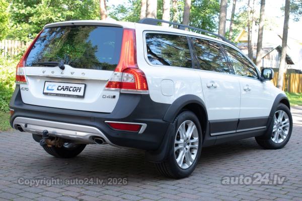 Balts Volvo XC70 2015 Tallina, ar dzinēja tilpumu 2.40 L un nobraukumu 261 tūkst. km par 17890 €, foto 3 vietnē AUTOMOTO.COM.LV