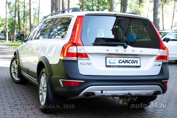 Balts Volvo XC70 2015 Tallina, ar dzinēja tilpumu 2.40 L un nobraukumu 261 tūkst. km par 17890 €, foto 8 vietnē AUTOMOTO.COM.LV