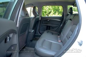 White Volvo XC70 2015 in Tallinn, with an engine capacity of 2.40 L and mileage of 261 thousand km for 17890 €, photo 13 on AUTOMOTO.COM.LV