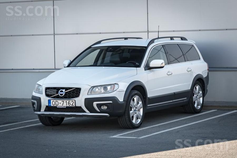 Balts Volvo XC70 2016 Rīga, ar dzinēja tilpumu 2.40 L un nobraukumu 305 tūkst. km par 12950 €, foto 1 vietnē AUTOMOTO.COM.LV