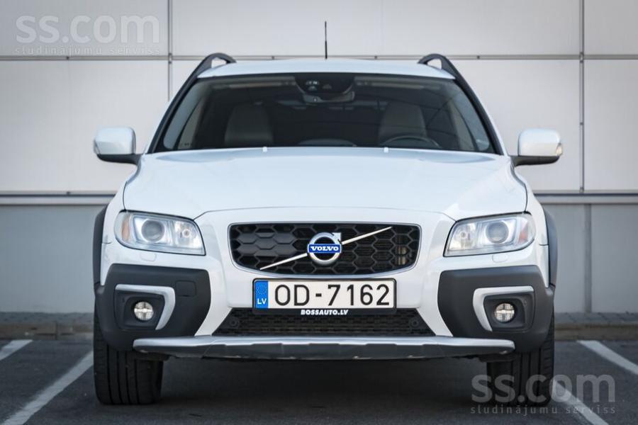 Balts Volvo XC70 2016 Rīga, ar dzinēja tilpumu 2.40 L un nobraukumu 305 tūkst. km par 12950 €, foto 3 vietnē AUTOMOTO.COM.LV