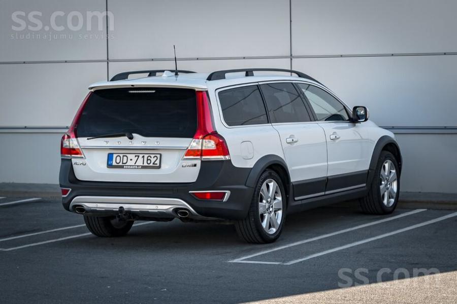 Balts Volvo XC70 2016 Rīga, ar dzinēja tilpumu 2.40 L un nobraukumu 305 tūkst. km par 12950 €, foto 5 vietnē AUTOMOTO.COM.LV