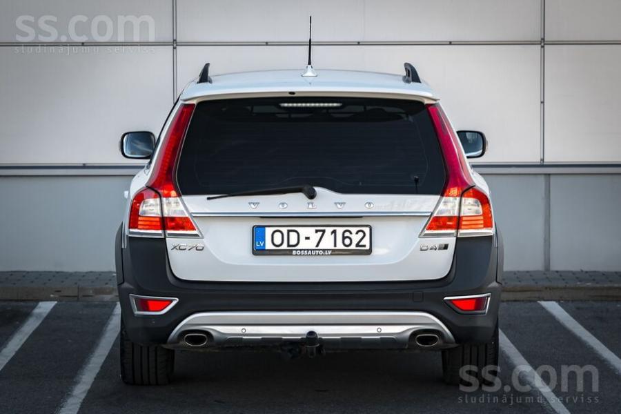 Balts Volvo XC70 2016 Rīga, ar dzinēja tilpumu 2.40 L un nobraukumu 305 tūkst. km par 12950 €, foto 6 vietnē AUTOMOTO.COM.LV