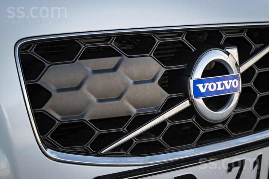 Balts Volvo XC70 2016 Rīga, ar dzinēja tilpumu 2.40 L un nobraukumu 305 tūkst. km par 12950 €, foto 9 vietnē AUTOMOTO.COM.LV