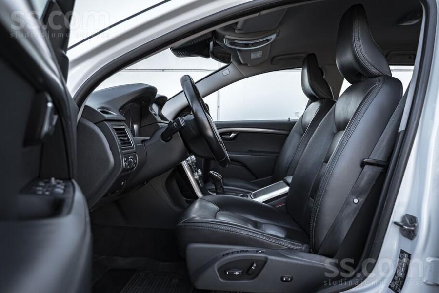 Balts Volvo XC70 2016 Rīga, ar dzinēja tilpumu 2.40 L un nobraukumu 305 tūkst. km par 12950 €, foto 12 vietnē AUTOMOTO.COM.LV