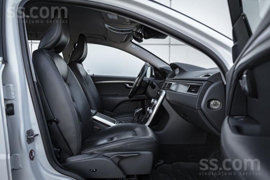 Balts Volvo XC70 2016 Rīga, ar dzinēja tilpumu 2.40 L un nobraukumu 305 tūkst. km par 12950 €, foto 13 vietnē AUTOMOTO.COM.LV