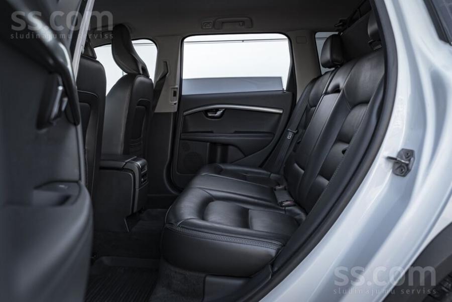 Balts Volvo XC70 2016 Rīga, ar dzinēja tilpumu 2.40 L un nobraukumu 305 tūkst. km par 12950 €, foto 14 vietnē AUTOMOTO.COM.LV