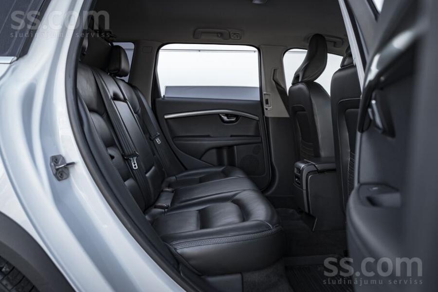 Balts Volvo XC70 2016 Rīga, ar dzinēja tilpumu 2.40 L un nobraukumu 305 tūkst. km par 12950 €, foto 15 vietnē AUTOMOTO.COM.LV