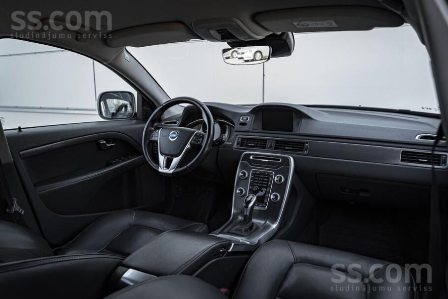Balts Volvo XC70 2016 Rīga, ar dzinēja tilpumu 2.40 L un nobraukumu 305 tūkst. km par 12950 €, foto 19 vietnē AUTOMOTO.COM.LV
