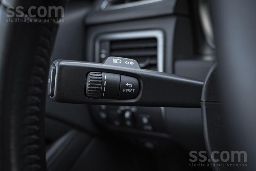 Balts Volvo XC70 2016 Rīga, ar dzinēja tilpumu 2.40 L un nobraukumu 305 tūkst. km par 12950 €, foto 20 vietnē AUTOMOTO.COM.LV