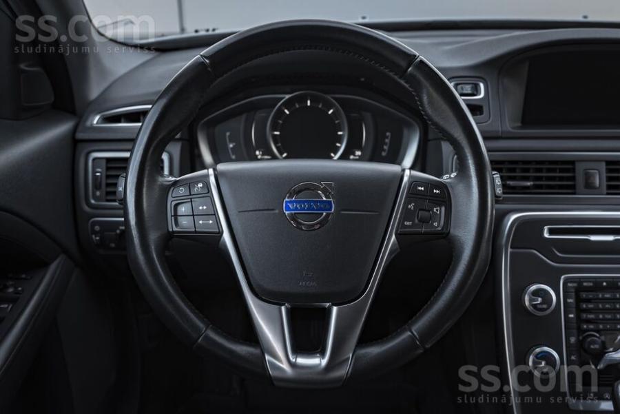 Balts Volvo XC70 2016 Rīga, ar dzinēja tilpumu 2.40 L un nobraukumu 305 tūkst. km par 12950 €, foto 21 vietnē AUTOMOTO.COM.LV