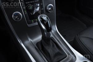 Balts Volvo XC70 2016 Rīga, ar dzinēja tilpumu 2.40 L un nobraukumu 305 tūkst. km par 12950 €, foto 24 vietnē AUTOMOTO.COM.LV