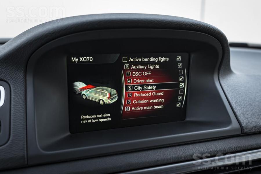 Balts Volvo XC70 2016 Rīga, ar dzinēja tilpumu 2.40 L un nobraukumu 305 tūkst. km par 12950 €, foto 26 vietnē AUTOMOTO.COM.LV