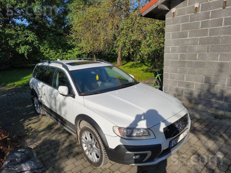 Balts Volvo XC70 2016 Jelgava, ar dzinēja tilpumu 2.40 L un nobraukumu 203 tūkst. km par 13800 €, foto 1 vietnē AUTOMOTO.COM.LV