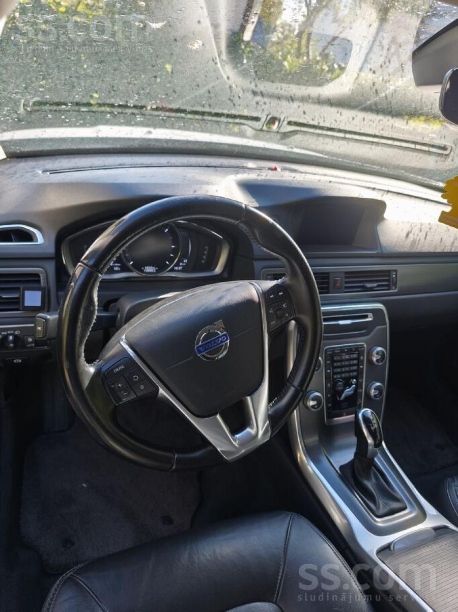 Balts Volvo XC70 2016 Jelgava, ar dzinēja tilpumu 2.40 L un nobraukumu 203 tūkst. km par 13800 €, foto 4 vietnē AUTOMOTO.COM.LV