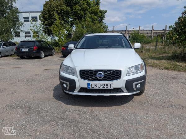 White Volvo XC70 2016 in Radviliskis, with an engine capacity of 2.00 L and mileage of 370 thousand km for 6200 €, photo 2 on AUTOMOTO.COM.LV