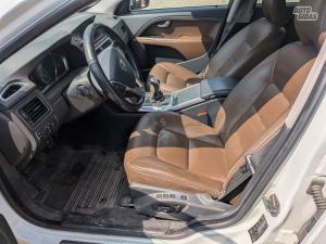 White Volvo XC70 2016 in Radviliskis, with an engine capacity of 2.00 L and mileage of 370 thousand km for 6200 €, photo 11 on AUTOMOTO.COM.LV