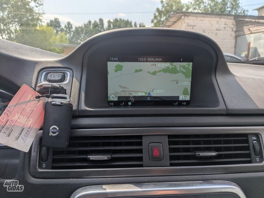 White Volvo XC70 2016 in Radviliskis, with an engine capacity of 2.00 L and mileage of 370 thousand km for 6200 €, photo 13 on AUTOMOTO.COM.LV