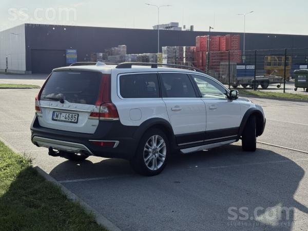 Balts Volvo XC70 2016 Rīga, ar dzinēja tilpumu 2.40 L un nobraukumu 325 tūkst. km par 11500 €, foto 4 vietnē AUTOMOTO.COM.LV