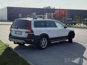 White Volvo XC70 2016 in Riga, with an engine capacity of 2.40 L and mileage of 325 thousand km for 11500 €, photo 5 on AUTOMOTO.COM.LV