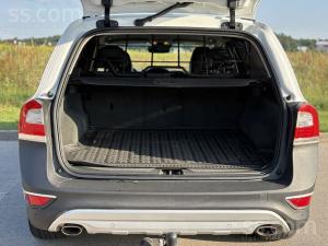 White Volvo XC70 2016 in Riga, with an engine capacity of 2.40 L and mileage of 325 thousand km for 11500 €, photo 11 on AUTOMOTO.COM.LV