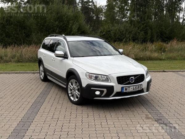 Balts Volvo XC70 2016 Rīga, ar dzinēja tilpumu 2.40 L un nobraukumu 326 tūkst. km par 11300 €, foto 1 vietnē AUTOMOTO.COM.LV
