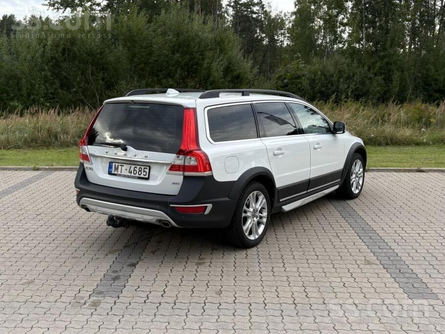 Balts Volvo XC70 2016 Rīga, ar dzinēja tilpumu 2.40 L un nobraukumu 326 tūkst. km par 11300 €, foto 5 vietnē AUTOMOTO.COM.LV