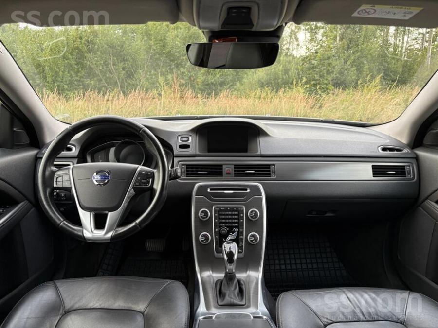 Balts Volvo XC70 2016 Rīga, ar dzinēja tilpumu 2.40 L un nobraukumu 326 tūkst. km par 11300 €, foto 6 vietnē AUTOMOTO.COM.LV