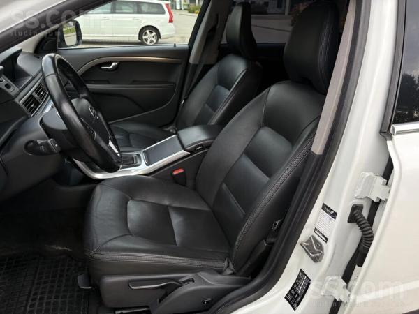 Balts Volvo XC70 2016 Rīga, ar dzinēja tilpumu 2.40 L un nobraukumu 326 tūkst. km par 11300 €, foto 8 vietnē AUTOMOTO.COM.LV