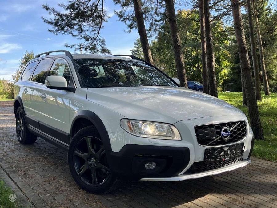 Balts Volvo XC70 2016 Utena, ar dzinēja tilpumu 2.40 L un nobraukumu 313 tūkst. km par 11650 €, foto 1 vietnē AUTOMOTO.COM.LV
