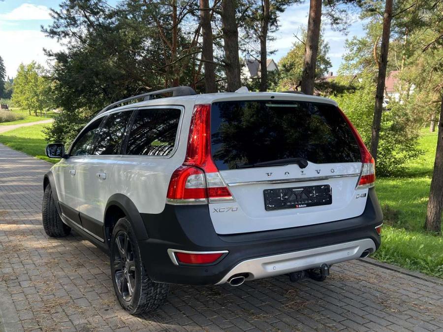 Balts Volvo XC70 2016 Utena, ar dzinēja tilpumu 2.40 L un nobraukumu 313 tūkst. km par 11650 €, foto 15 vietnē AUTOMOTO.COM.LV
