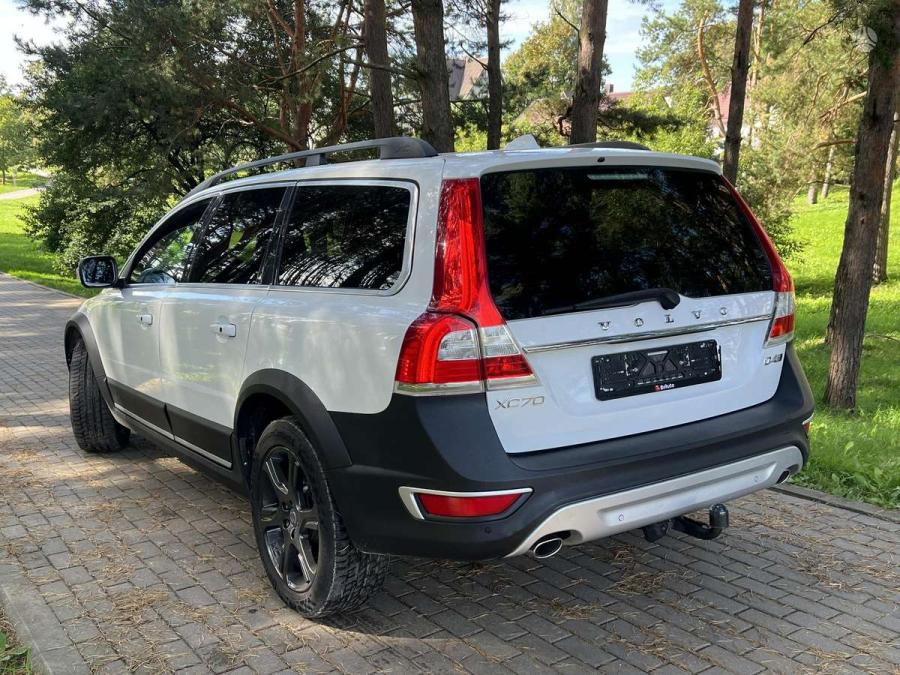 Balts Volvo XC70 2016 Utena, ar dzinēja tilpumu 2.40 L un nobraukumu 313 tūkst. km par 11650 €, foto 16 vietnē AUTOMOTO.COM.LV