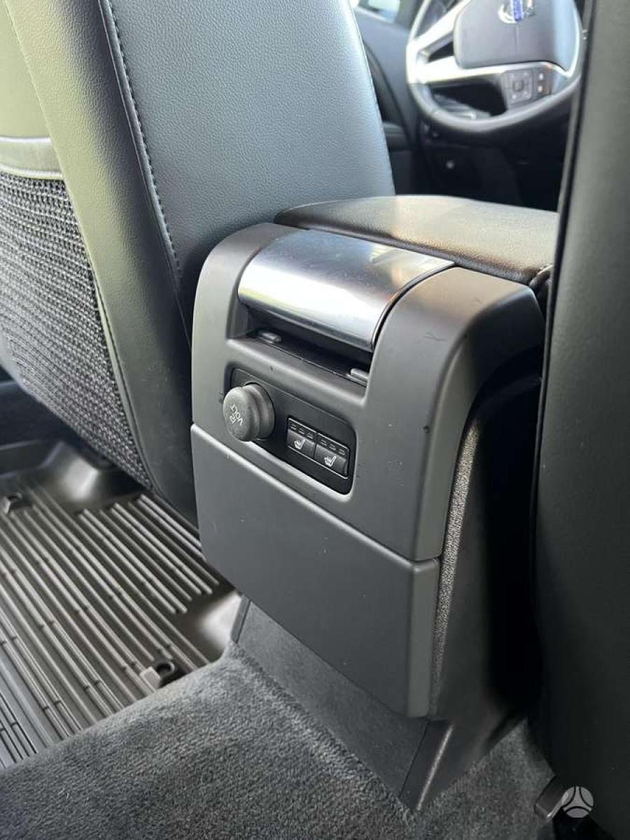 Balts Volvo XC70 2016 Utena, ar dzinēja tilpumu 2.40 L un nobraukumu 313 tūkst. km par 11650 €, foto 24 vietnē AUTOMOTO.COM.LV