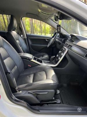 Balts Volvo XC70 2016 Utena, ar dzinēja tilpumu 2.40 L un nobraukumu 313 tūkst. km par 11650 €, foto 27 vietnē AUTOMOTO.COM.LV