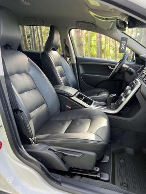 Balts Volvo XC70 2016 Utena, ar dzinēja tilpumu 2.40 L un nobraukumu 313 tūkst. km par 11650 €, foto 28 vietnē AUTOMOTO.COM.LV