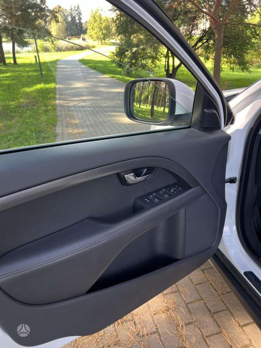 Balts Volvo XC70 2016 Utena, ar dzinēja tilpumu 2.40 L un nobraukumu 313 tūkst. km par 11650 €, foto 33 vietnē AUTOMOTO.COM.LV
