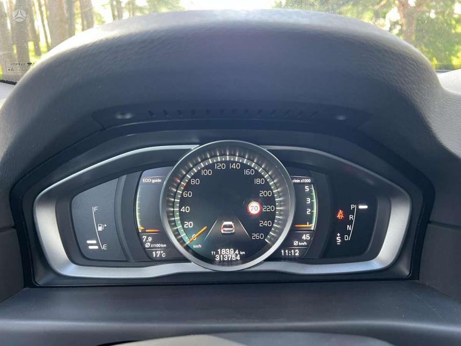 Balts Volvo XC70 2016 Utena, ar dzinēja tilpumu 2.40 L un nobraukumu 313 tūkst. km par 11650 €, foto 38 vietnē AUTOMOTO.COM.LV