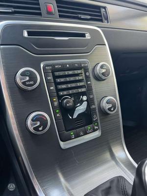 Balts Volvo XC70 2016 Utena, ar dzinēja tilpumu 2.40 L un nobraukumu 313 tūkst. km par 11650 €, foto 39 vietnē AUTOMOTO.COM.LV