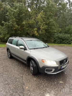 Yellow Volvo XC70 2009 in Valmiera, with an engine capacity of 2.40 L and mileage of 339 thousand km for 6500 €, photo 3 on AUTOMOTO.COM.LV
