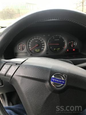 Dzeltens Volvo XC70 2004 Daugavpils, ar dzinēja tilpumu 2.40 L un nobraukumu 350 tūkst. km par 2300 €, foto 3 vietnē AUTOMOTO.COM.LV