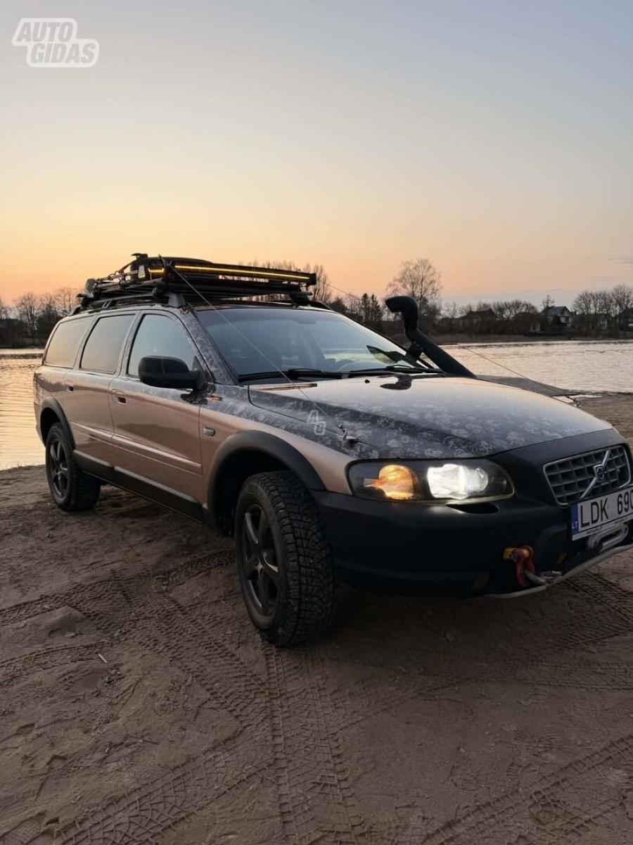 Dzeltens Volvo XC70 2004 Viļņa, ar dzinēja tilpumu 2.40 L un nobraukumu 388 tūkst. km par 4700 €, foto 4 vietnē AUTOMOTO.COM.LV