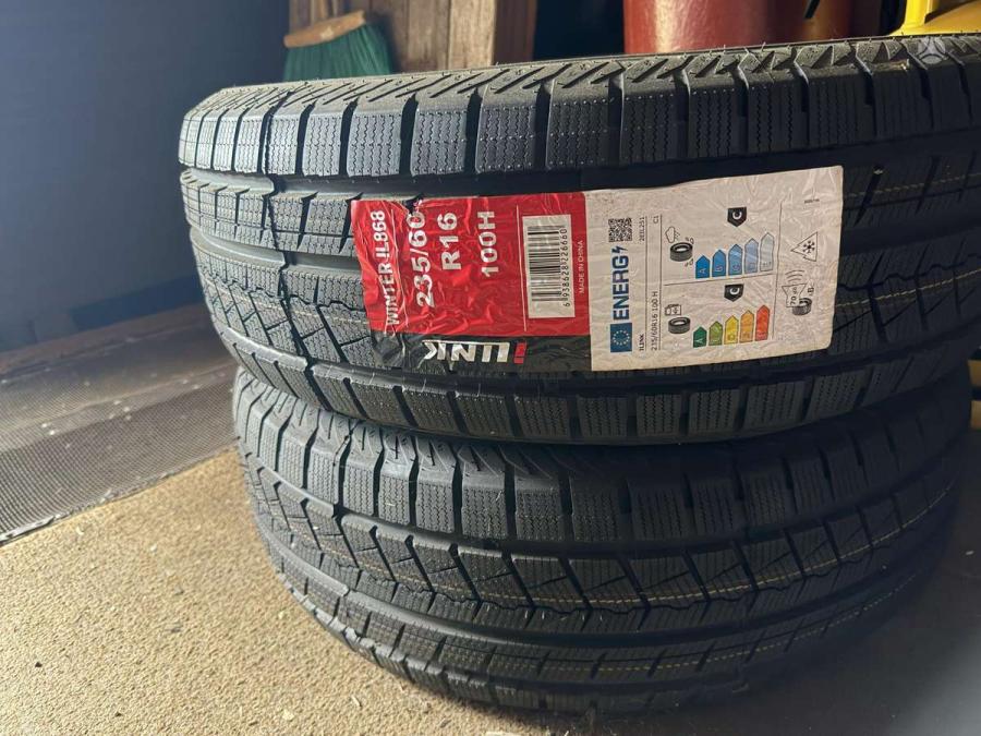 Желтый Вольво ХС70 2004 в Вильнюс, объемом двигателя 2.40 л и пробегом 506 тыс. км за 2800 €, фото 28 на AUTOMOTO.COM.LV