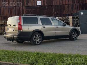 Dzeltens Volvo XC70 2004 Rīga, ar dzinēja tilpumu 2.40 L un nobraukumu 415 tūkst. km par 2975 €, foto 3 vietnē AUTOMOTO.COM.LV
