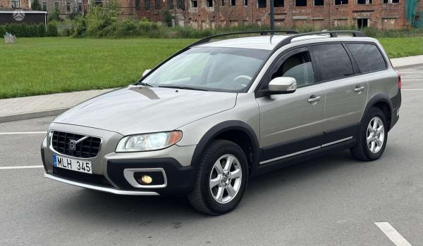 Yellow Volvo XC70 2007 in Siauliai, with an engine capacity of 2.40 L and mileage of 389 thousand km for 4300 €, photo 1 on AUTOMOTO.COM.LV