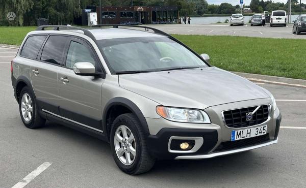 Yellow Volvo XC70 2007 in Siauliai, with an engine capacity of 2.40 L and mileage of 389 thousand km for 4300 €, photo 2 on AUTOMOTO.COM.LV