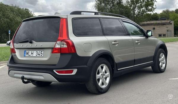 Yellow Volvo XC70 2007 in Siauliai, with an engine capacity of 2.40 L and mileage of 389 thousand km for 4300 €, photo 9 on AUTOMOTO.COM.LV