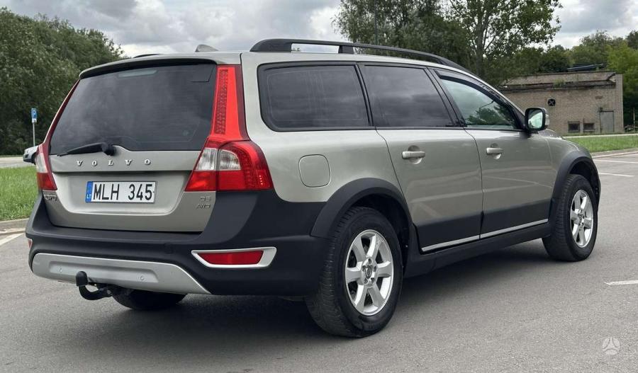 Dzeltens Volvo XC70 2007 Šauļi, ar dzinēja tilpumu 2.40 L un nobraukumu 389 tūkst. km par 4300 €, foto 10 vietnē AUTOMOTO.COM.LV